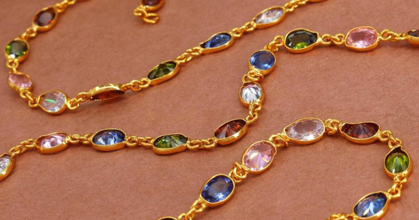 CKMN163 Sparkling Navaratna Gems Studded In Gold Plated Chain