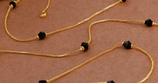 CKMN182 Simple Gold Design Thin Chain With Black Crystals For Women