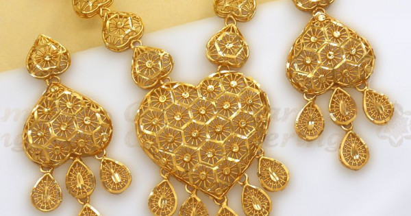 Gorgeous 2 Gram Gold Haaram Heart Shaped Design Earring Combo Set HR2446