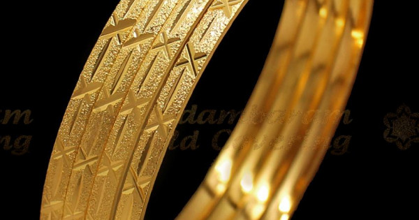 BR1592-2.4 Stylish Star Pattern Gold Plated Bangles Collections