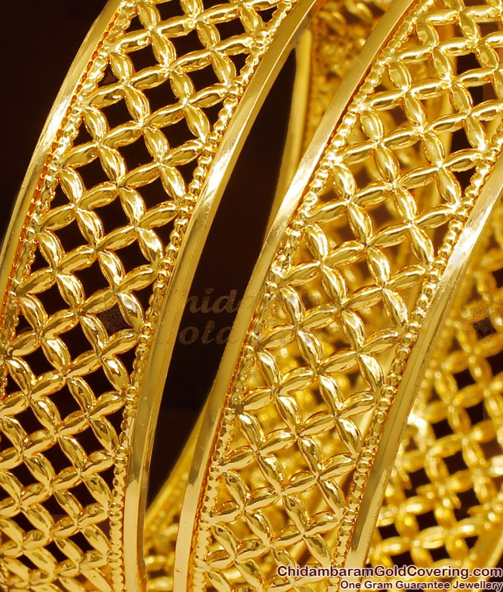 BR1024-2.8 Size Light Weight Bridal Wear Gold Bangles Buy Online