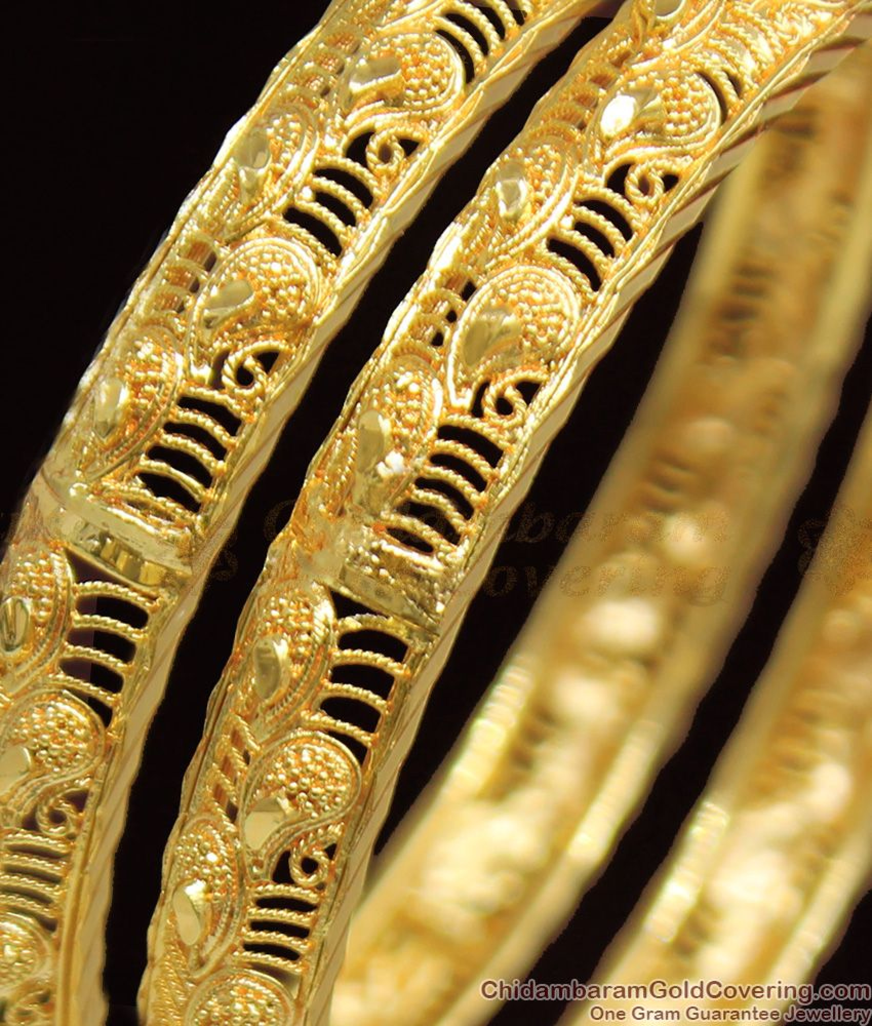BR1086-2.10 Attractive Gold Leaf Model Festive Design Bangles ...