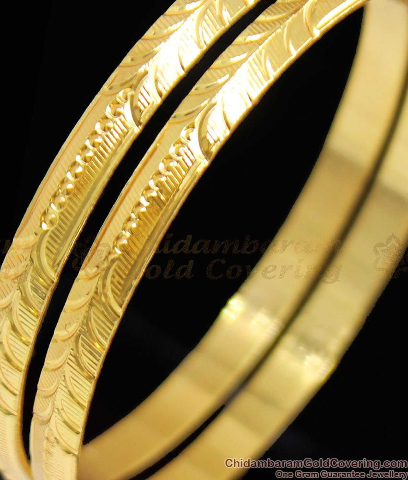 BR1096-2.4 South Indian Traditional Gold Finish Bangles For Regular Use