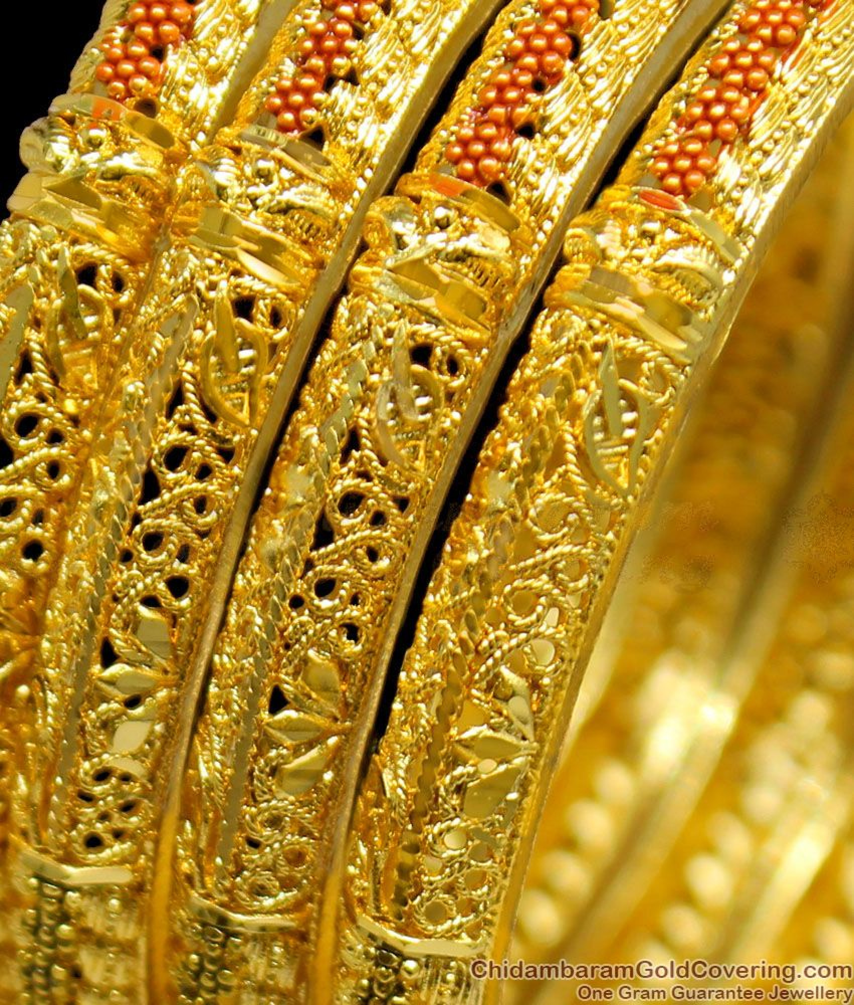 BR1156-2.4 Tremendous Gold Forming Enamel Model Bangles For Ladies