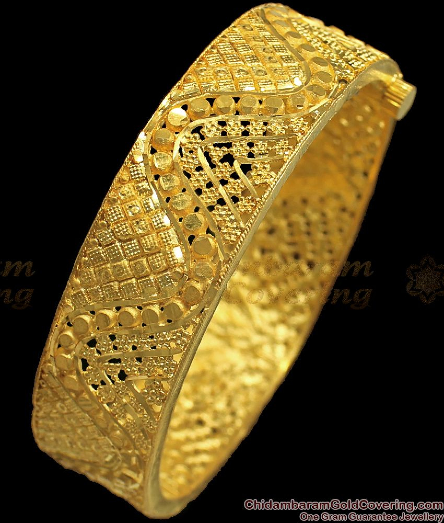 Buy Gold Kada Bangles Collections For Wedding Jewelry