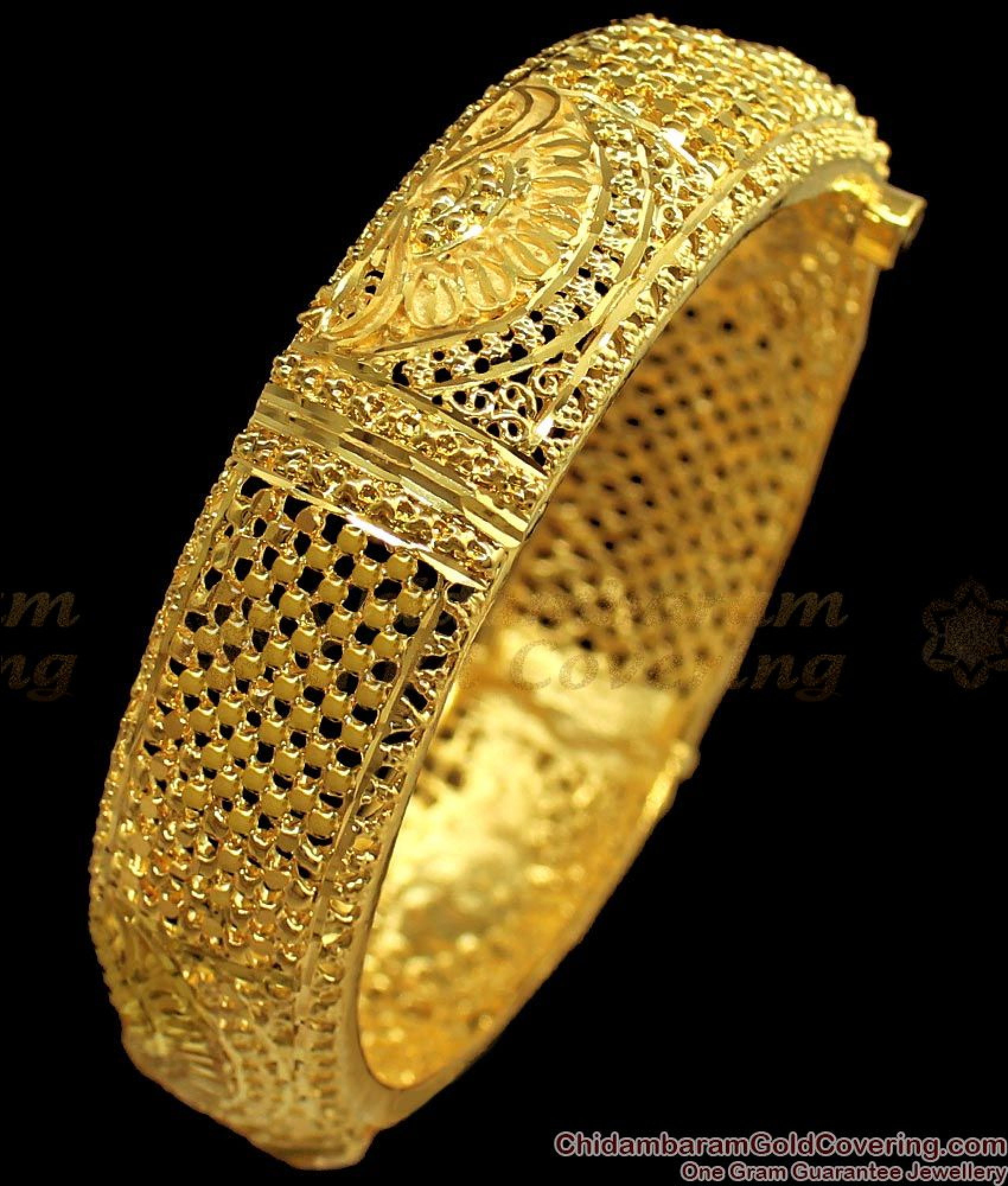 BR1701-2.4 Forming Screw Type Gold Kada Bangles Bridal Wear