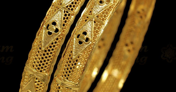 BR1767-2.4 Net Pattern Gold Kerala Bangle Designs Shop Online