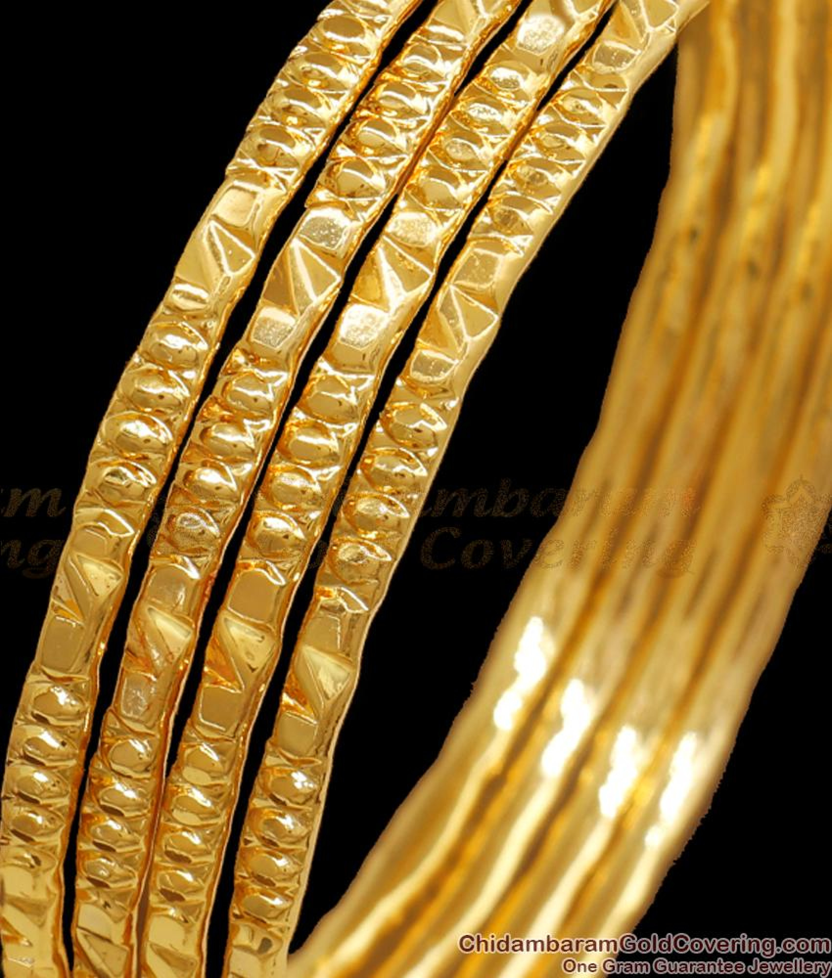 BR2289-2.10 Size Regular Wear Set Of 4 Gold Imitation Bangle Designs