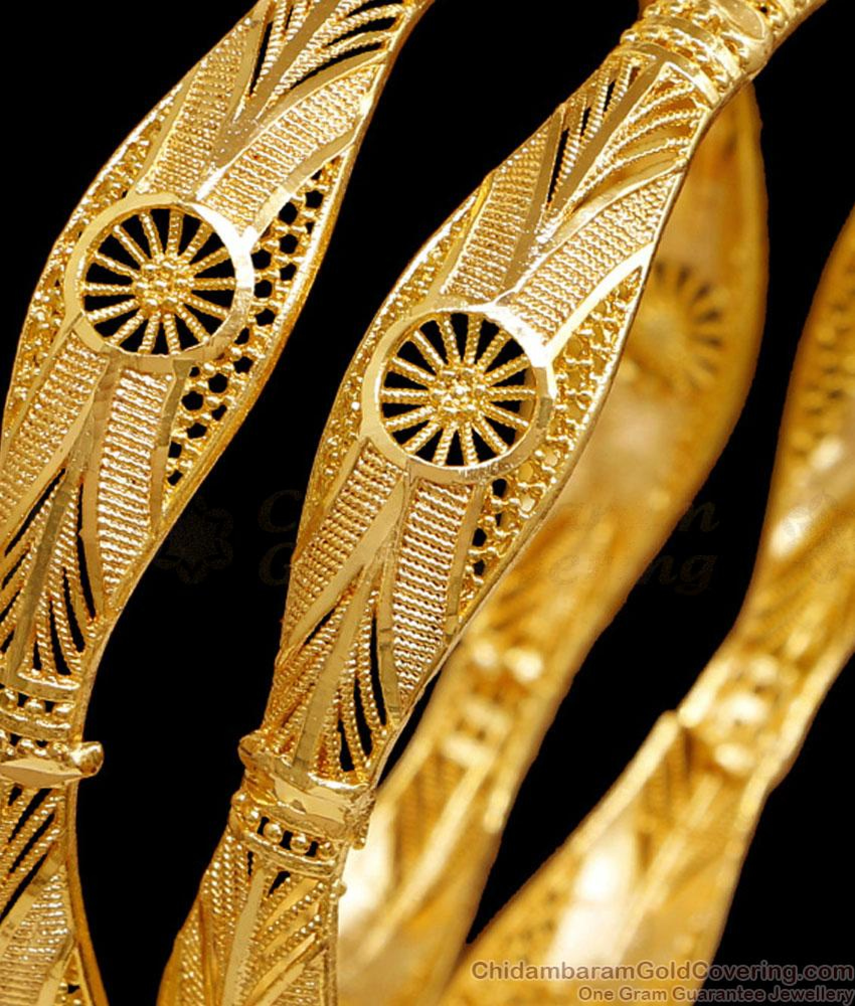 BR2592-2.4 Stylish Pure Gold Tone Bangle Wedding Jewelry Collection