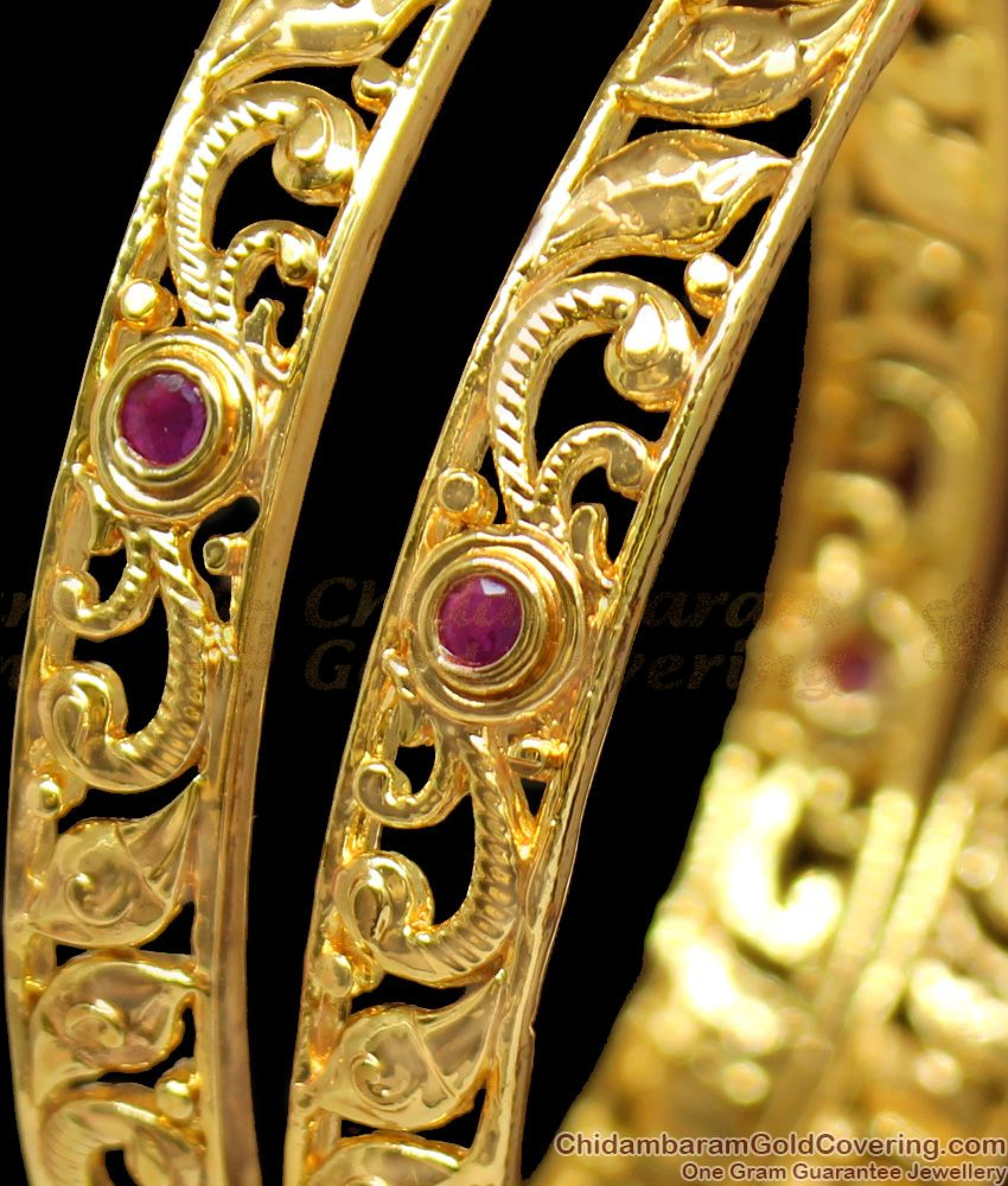 BR1122-2.4 Realistic Gold Pattern Traditional Design Bangles With Ruby ...