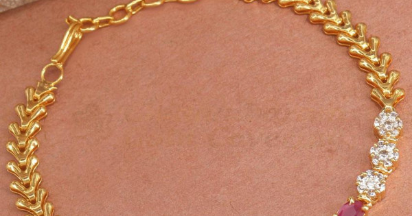 Womens Occasional Wear Gold Bracelets Chain Type Floral Design BRAC847