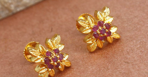 1 Gram Gold Stud With Ruby Stone Flower Design ER3490