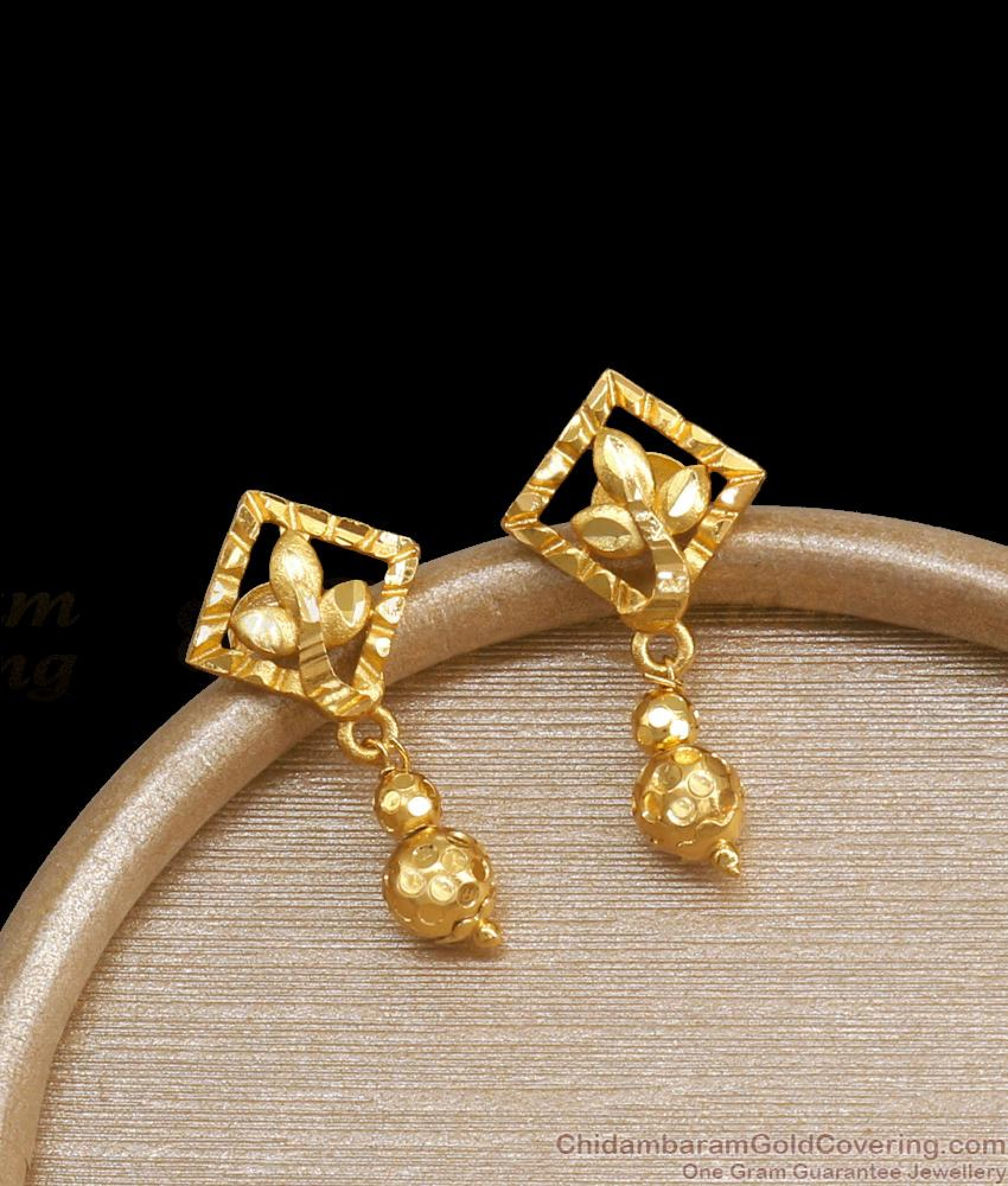 Classic 2 Gram Gold Stud Earring Designs ER4044