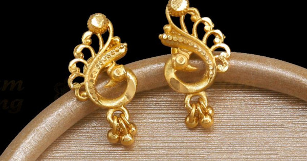 Stylish Peacock Forming Gold Stud Earrings ER4055