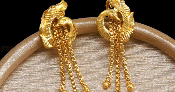 Peacock Design Forming Gold Dangler Party Wear ER4175