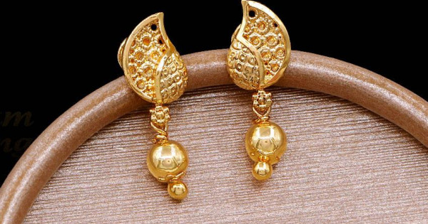 Plain Gold Finish Mango Design Stud Earring Online ER4722