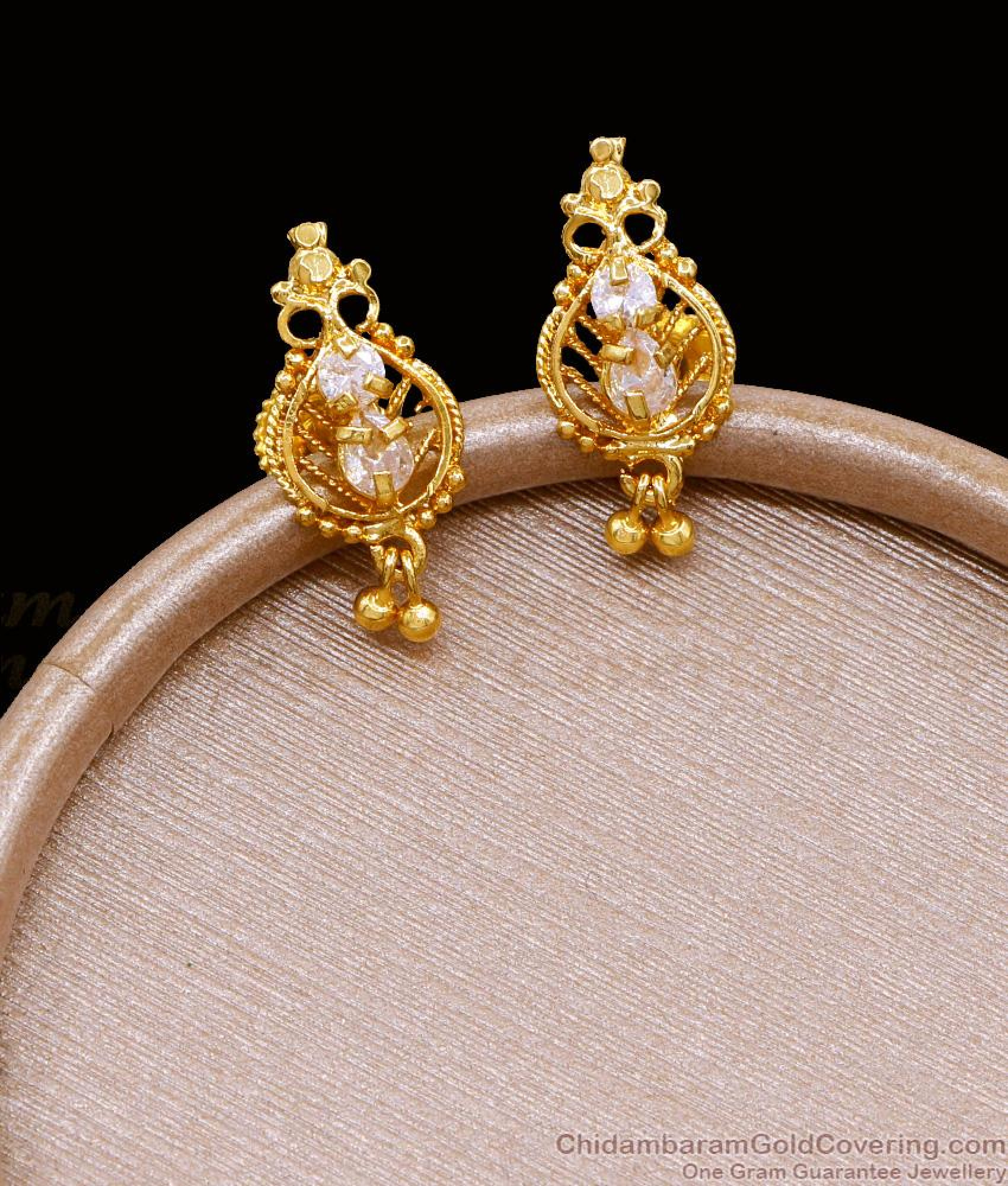 Simple Gold Design White Stone Stud Earring For Daily Wear ER5057