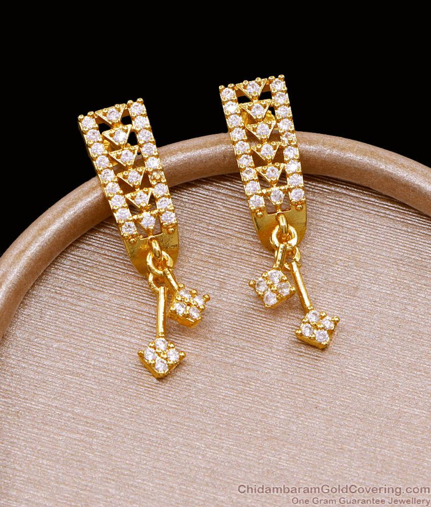 Pure Gold Tone Ad Stone Dangler Earring For Party Wear ER5104