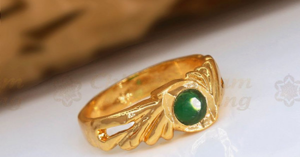 Light Weight Impon Finger Ring Green Stone Flower Design FR1335