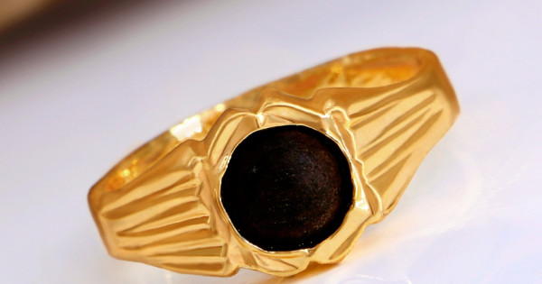 Rasi Stone Rusty Rock Finish Matt Black Stone Impon Gold Finger Ring FR1560