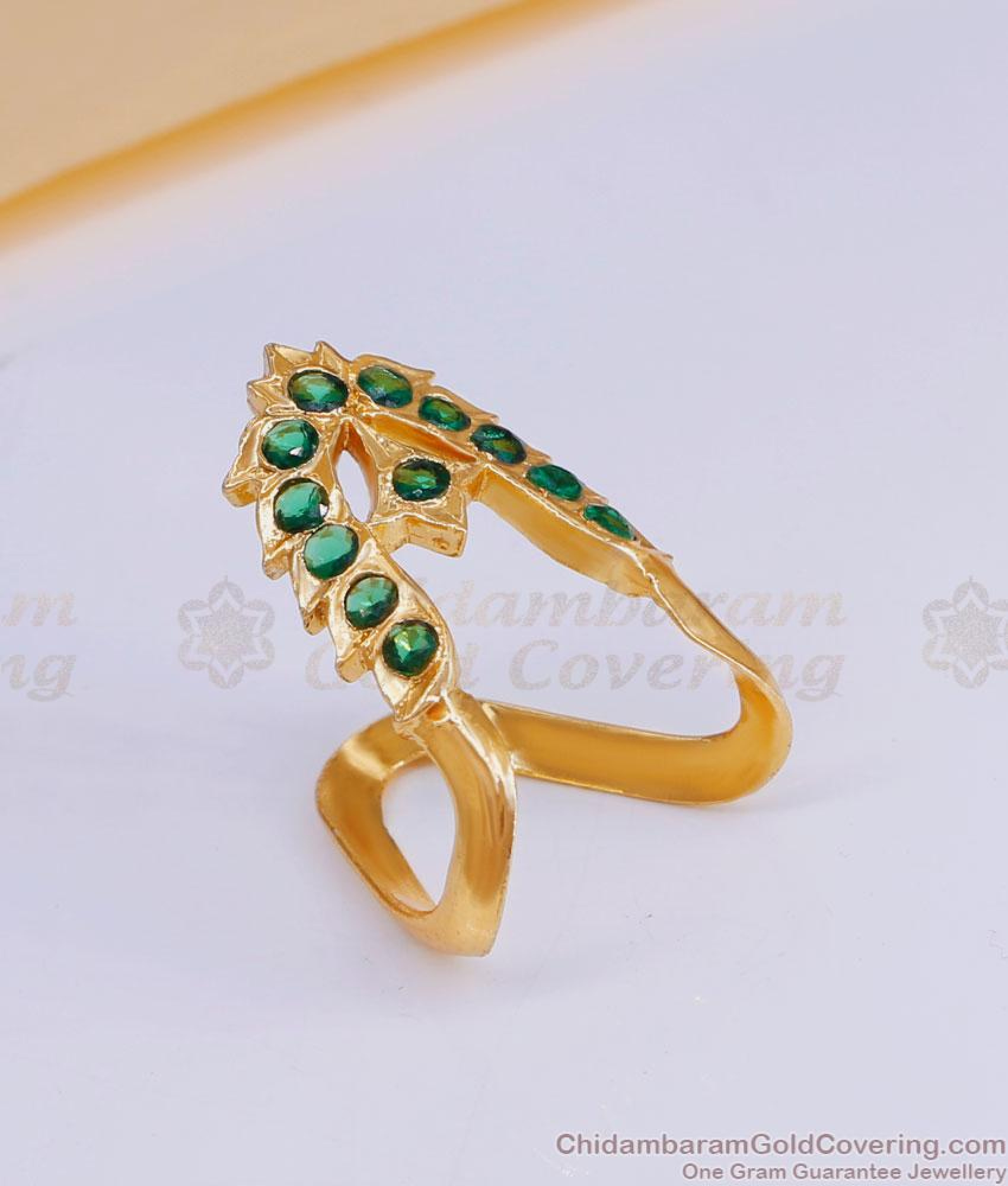 Light Weight Green Stone Vanki Ring Impon Gold Jewelry FR1590
