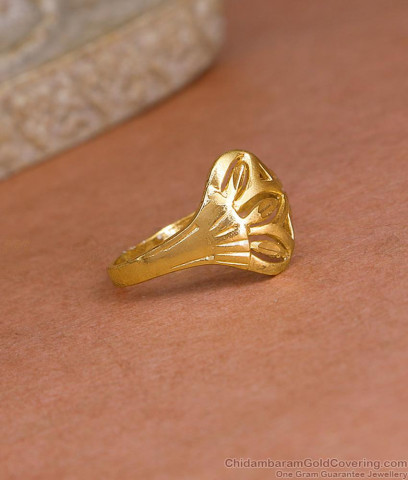 Superior Royal Looking Forming Gold Finger Ring Designs for Men FR1390