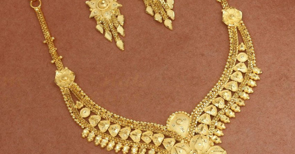 Dubai Collections Grand Arabic Pattern Forming Gold Necklace Heart ...