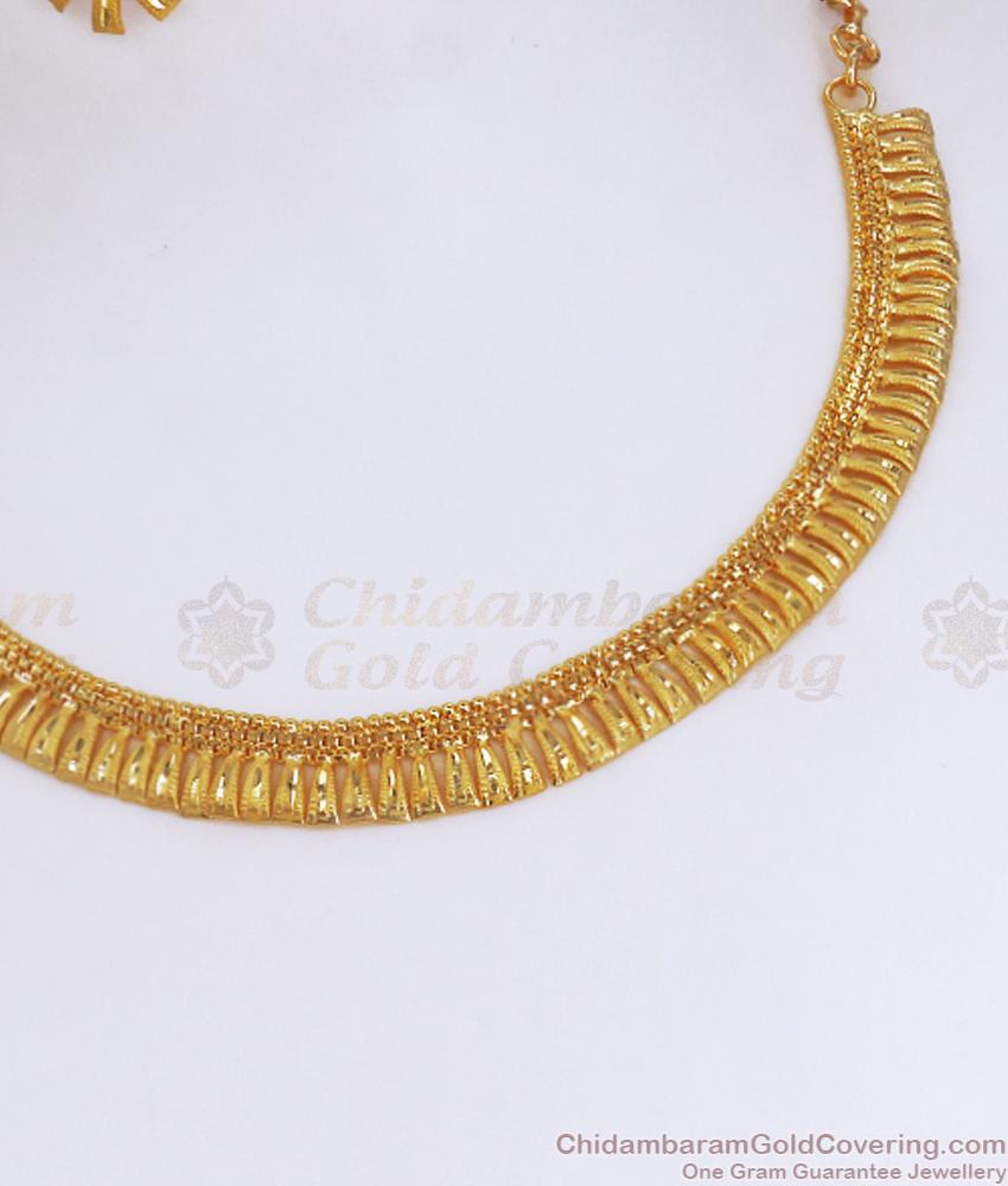 Close Neck Forming Gold Kerala Necklace With Pin Type Earrings NCKN3185