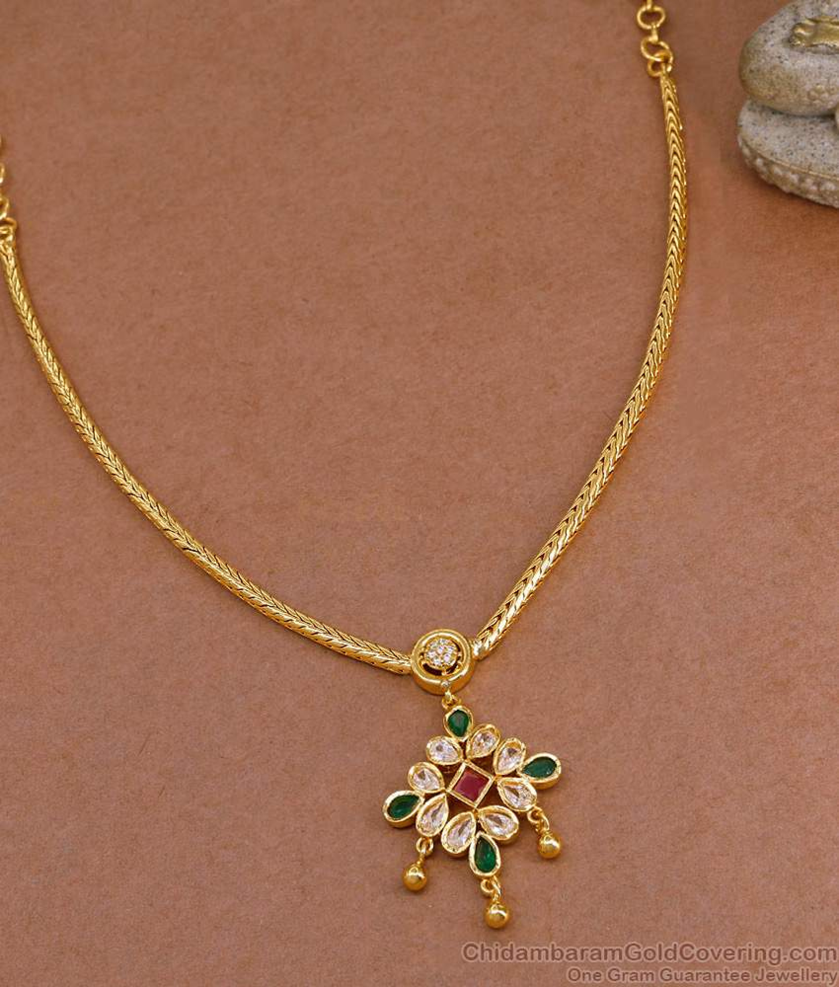 New Model Kemp Stone Pendant Gold Necklace Chain Design Online NCKN4114