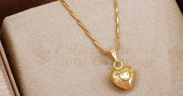 Textured Gold Finish Heart Shaped Locket Chain SMDR2269