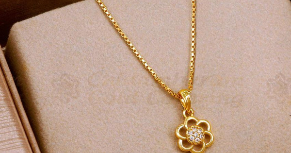 Small Floral Gold Locket With Thin Chain For Daily Use SMDR2403