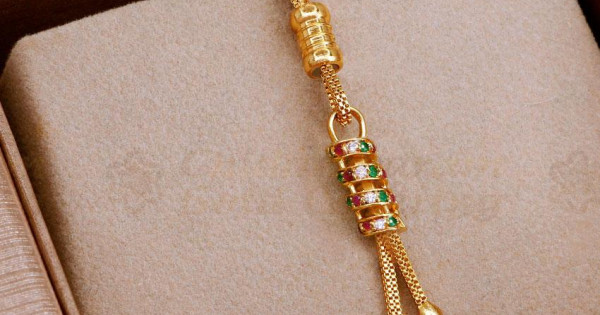 Beautiful Office Wear Gold Designer Pendant Chain Spiral Design SMDR2480