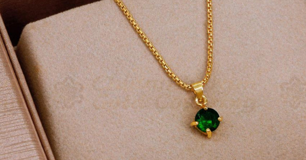 Light Weight Single Emerald Stone Pendant Chain For Daily Use SMDR2730